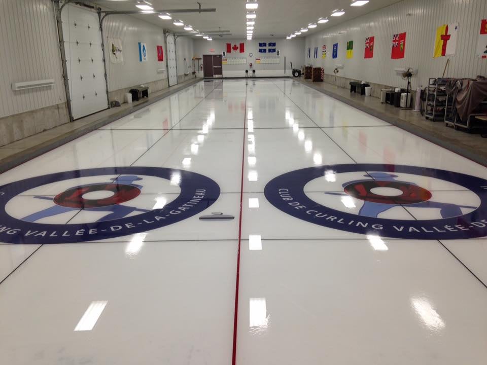 Le Tournoi invitation du Club de Curling Vallée-de-la-Gatineau : Peu de ...