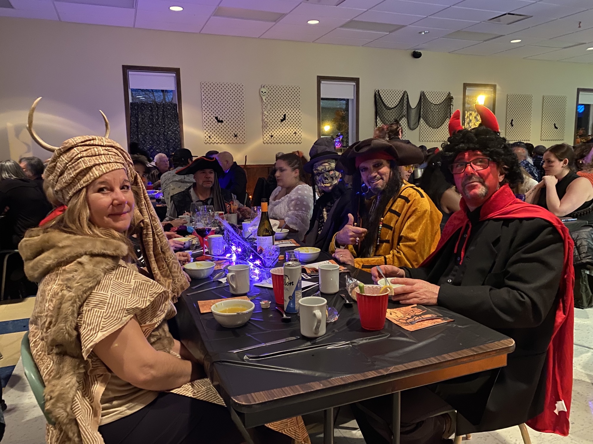 La soirée bal costumé de l’organisation de participation des parents de ...