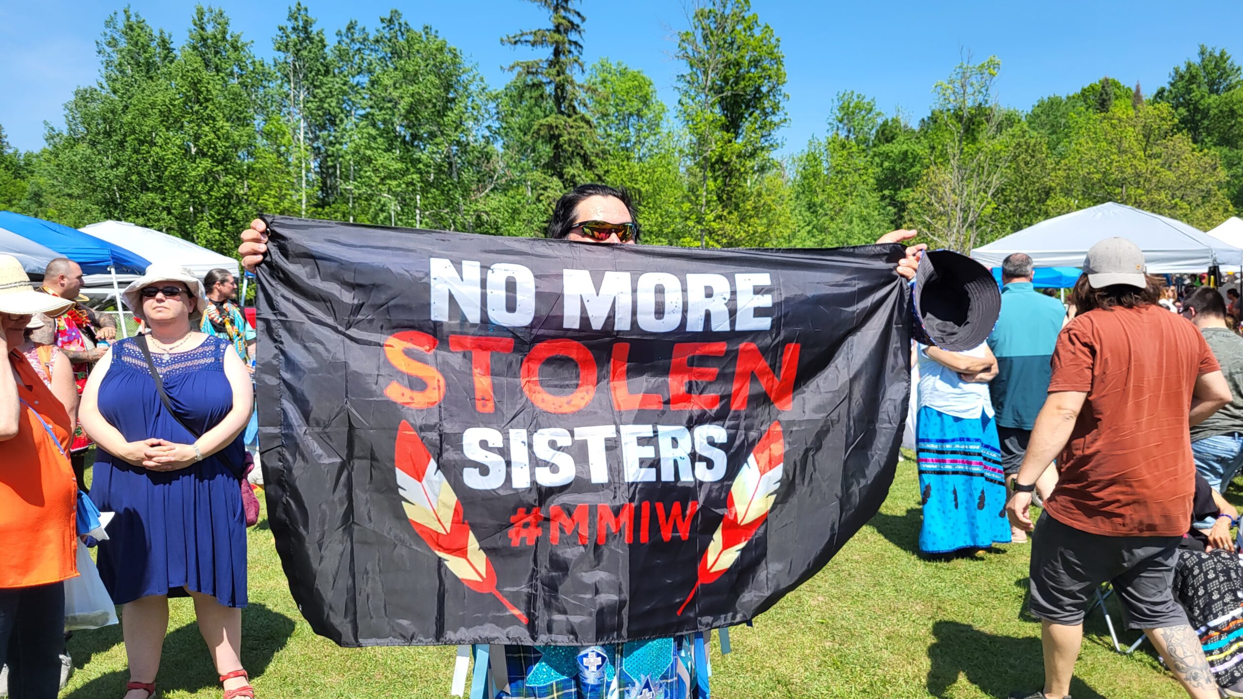 La tradition se poursuit à Kitigan Zibi : le Pow Wow attire les foules ...