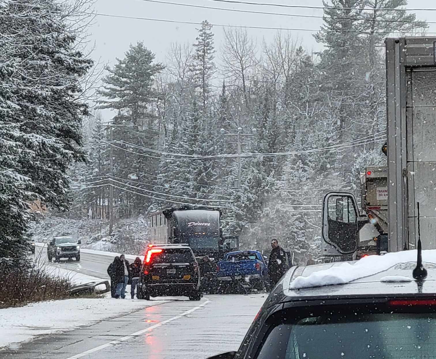 Collision entre un camion et un poids lourd sur la route 105 à Kitigan Zibi | CHGA