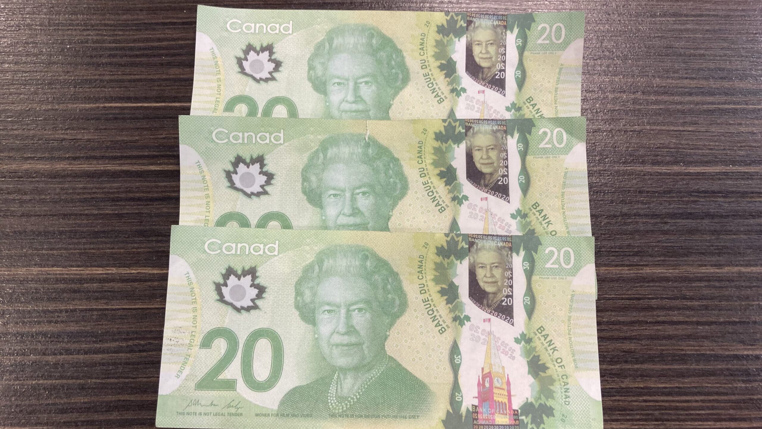 De faux billets de 20 $ canadiens sont présentement en circulation dans ...